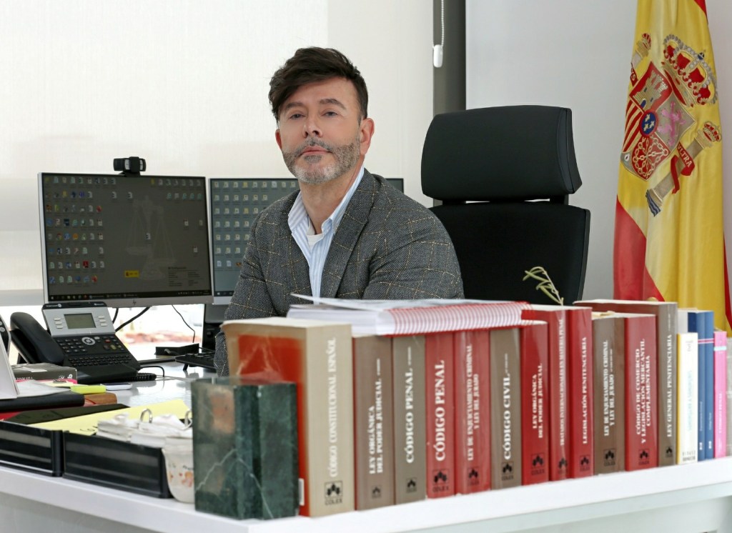 Entrevista a jesús Alonso / Fiscal jefe de la audiencia nacional | Blog oficial del Ejército de ...